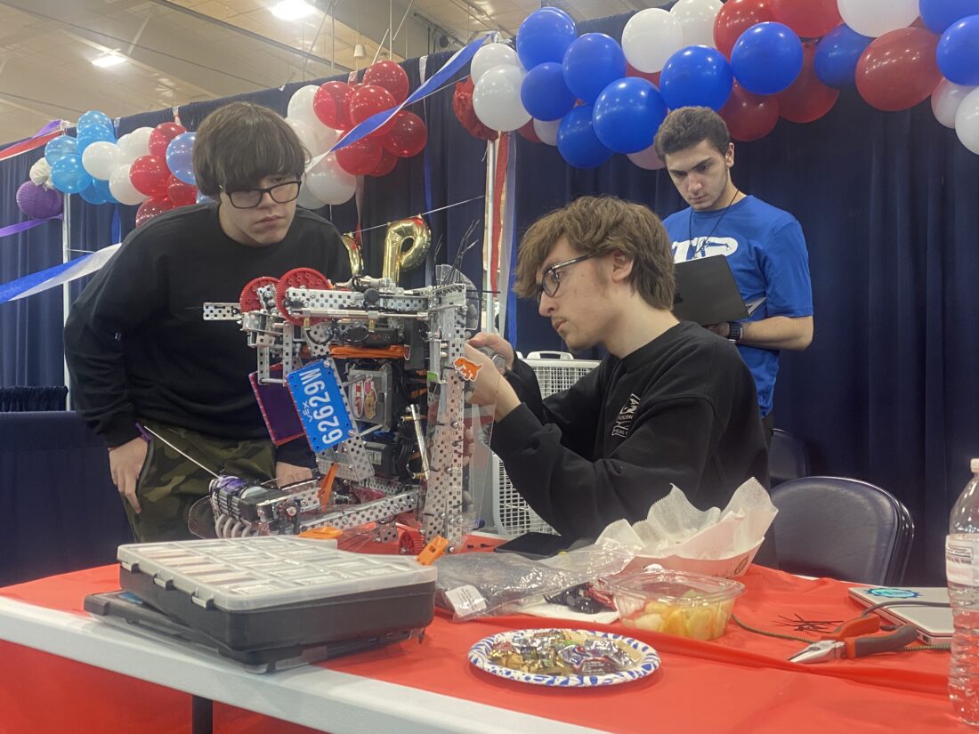 High School Teams Take Center Stage at ‘Gateway to the West’ Robotics ...
